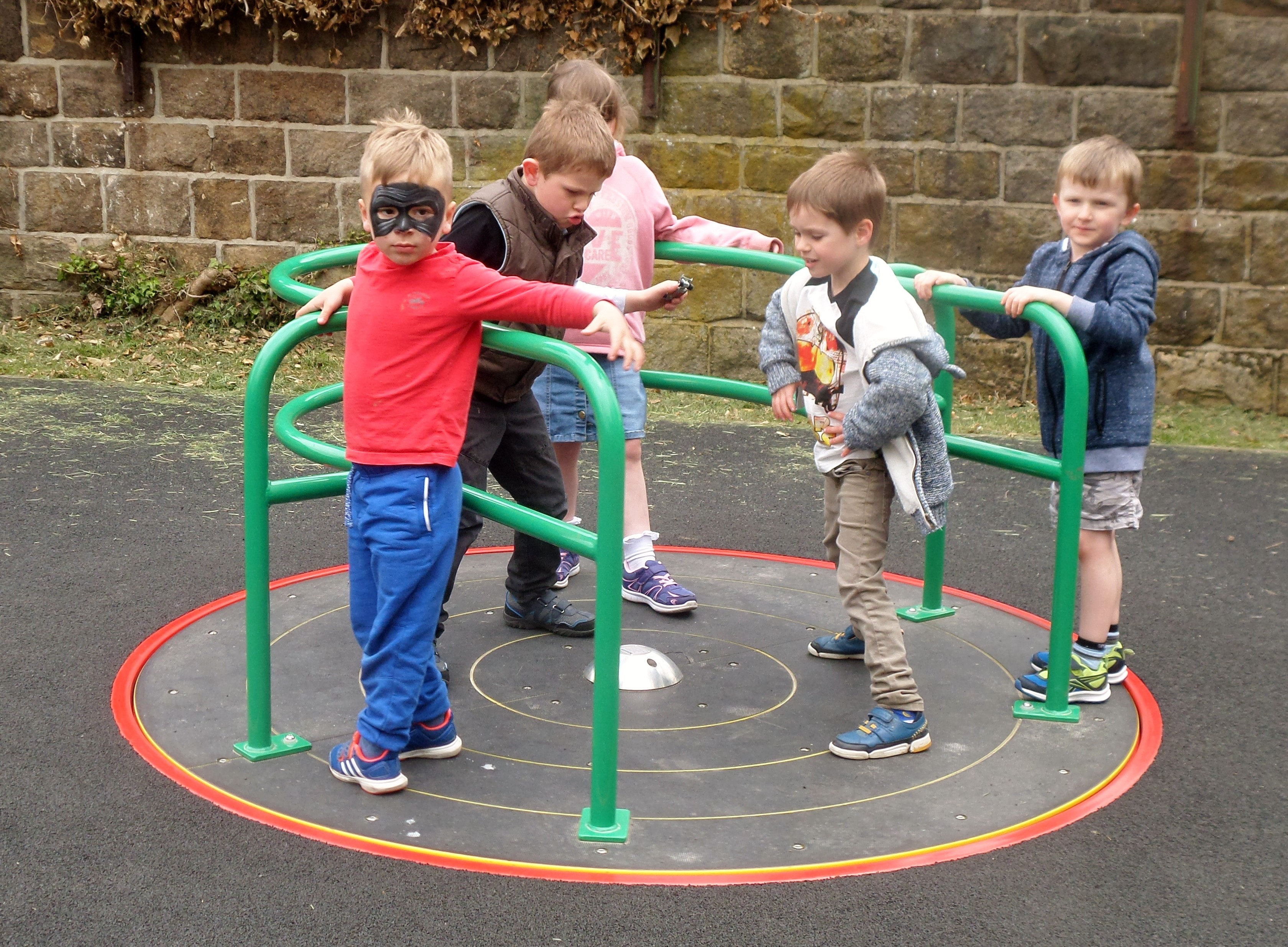 Thunder Roundabout – Streetscape Products & Services