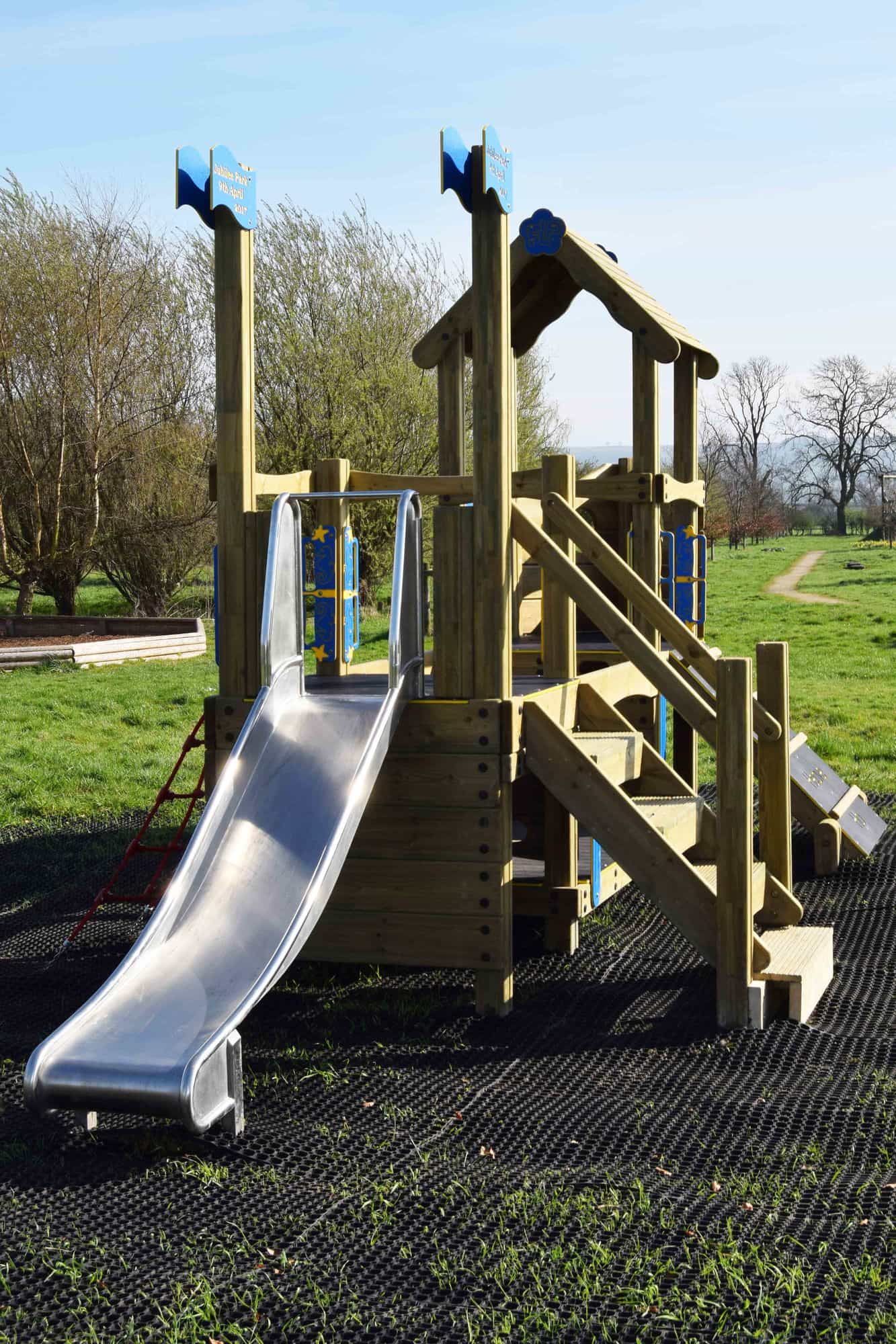 Jubilee Playboat – Streetscape Products & Services