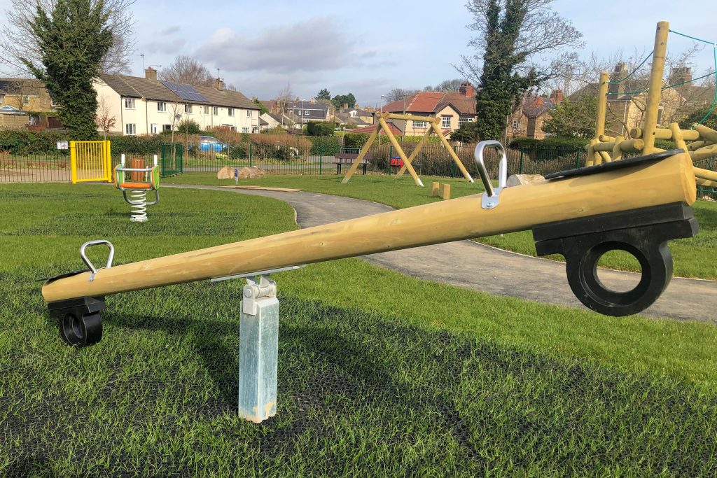 LamLog See Saw – Streetscape Products & Services