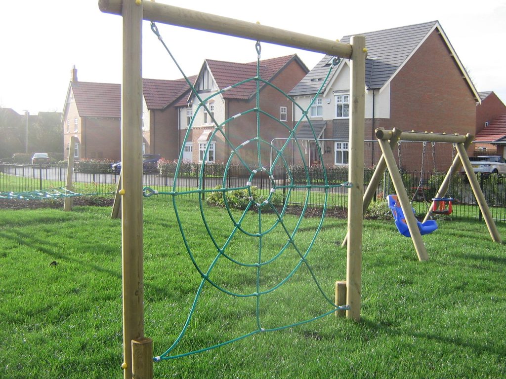 Vertical Spiders Net – Streetscape Products & Services